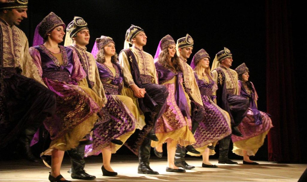 Learn about the names and types of Turkish folk and traditional dances ...